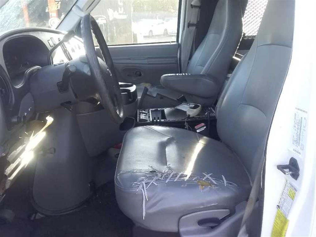 2006 Ford E350 (Medford, NY 11763) | Property Room