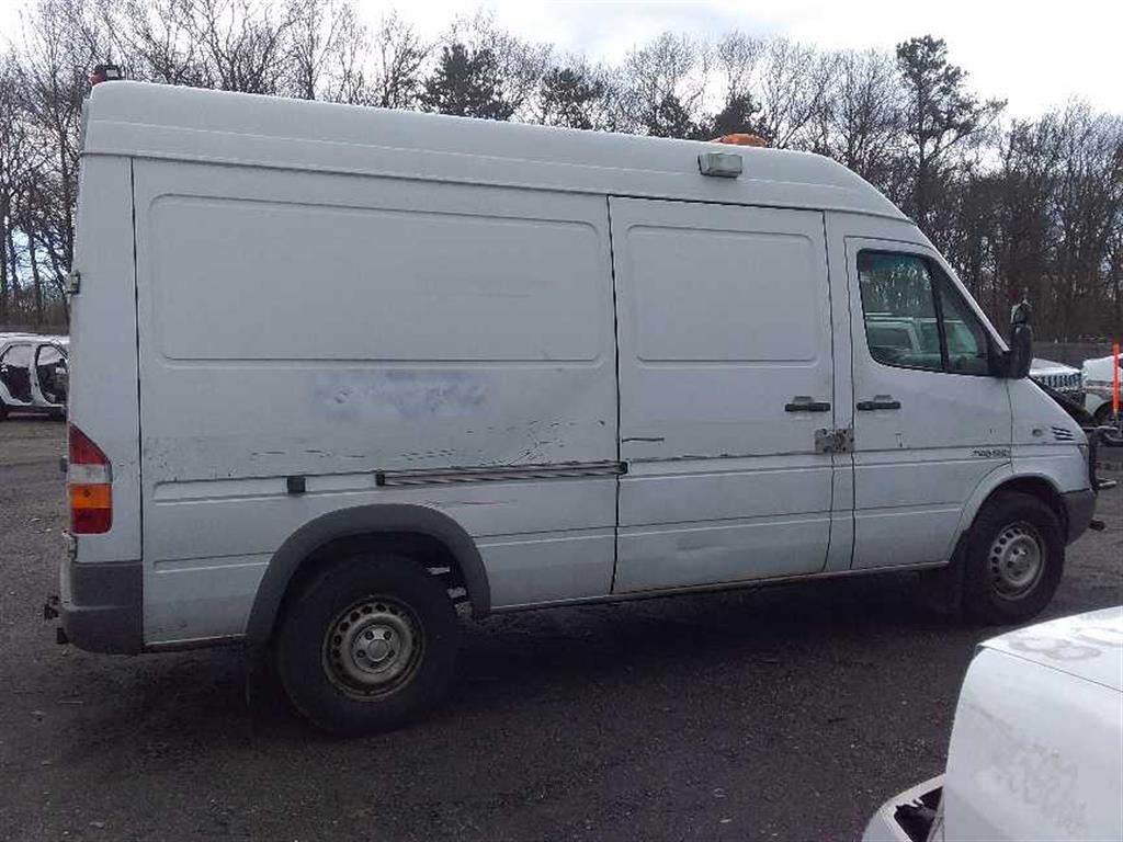 2006 Freightliner Sprinter 2500 (Medford, NY 11763) | Property Room