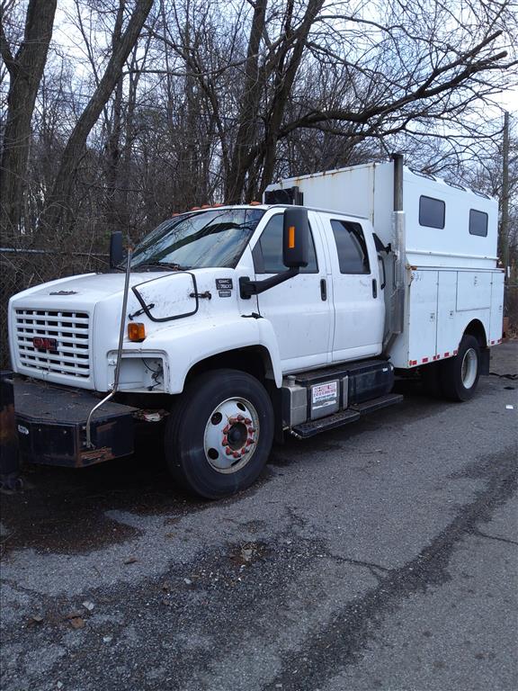 2006 GMC TC7500 (Staten Island, NY 10309) | Property Room