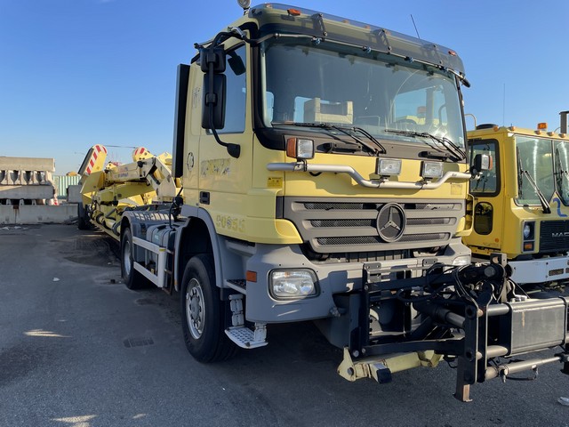 2006 Mercedes-Benz Actros 2040 AS #90055 & Overaasen Trailer Runway ...