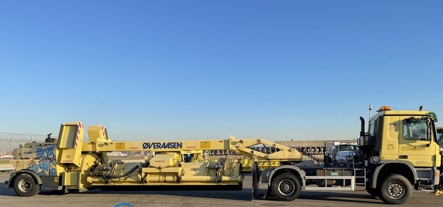 2006 Mercedes-Benz Actros 2040 AS #90143 & Overaasen Trailer Runway ...