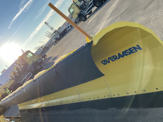 2006 Mercedes-Benz Actros 2040 AS #90545 & Overaasen Trailer Runway ...