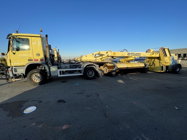 2006 Mercedes-Benz Actros 2040 AS #90628 & Overaasen Trailer Runway ...