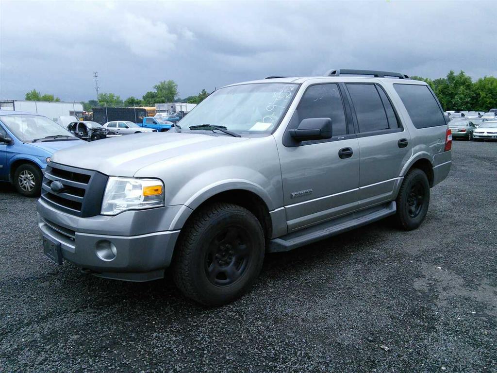 2008 Ford Expedition XLT 4x4 (Hartford, CT 06114) | Property Room