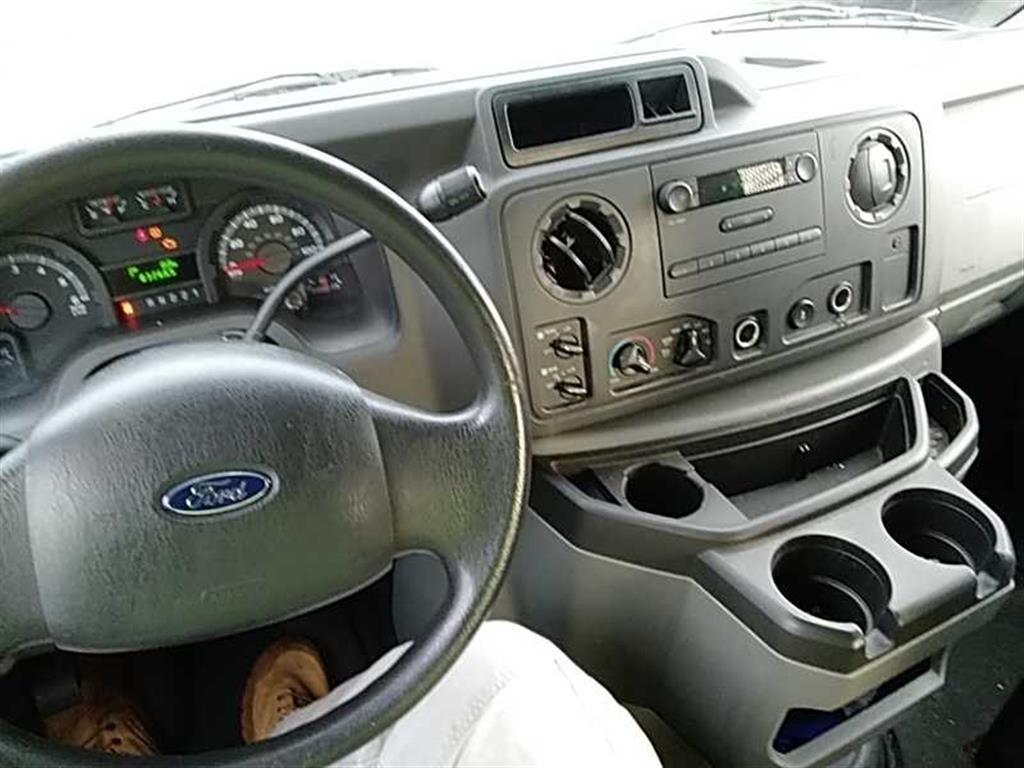 2009 Ford E-350 (Hartford, CT 06114) | Property Room