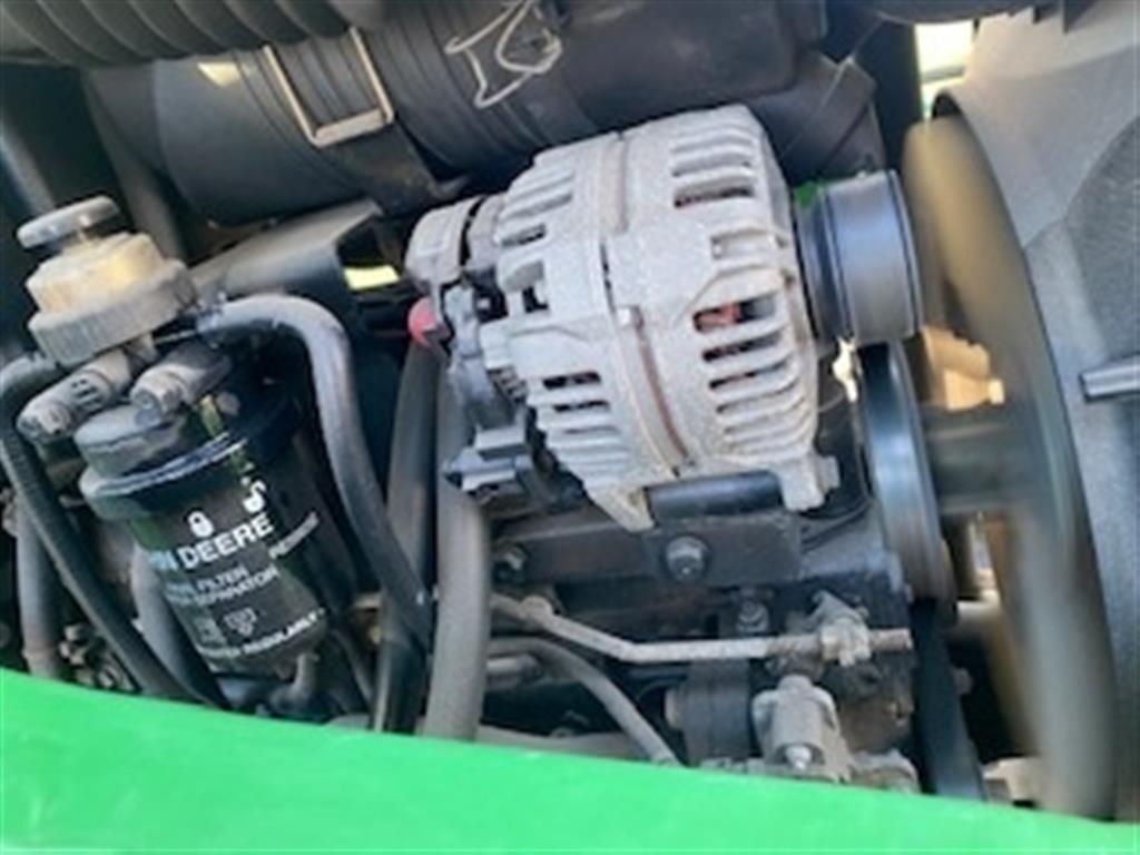 2009 John Deere 4120 (Brooklyn, NY 11214) | Property Room