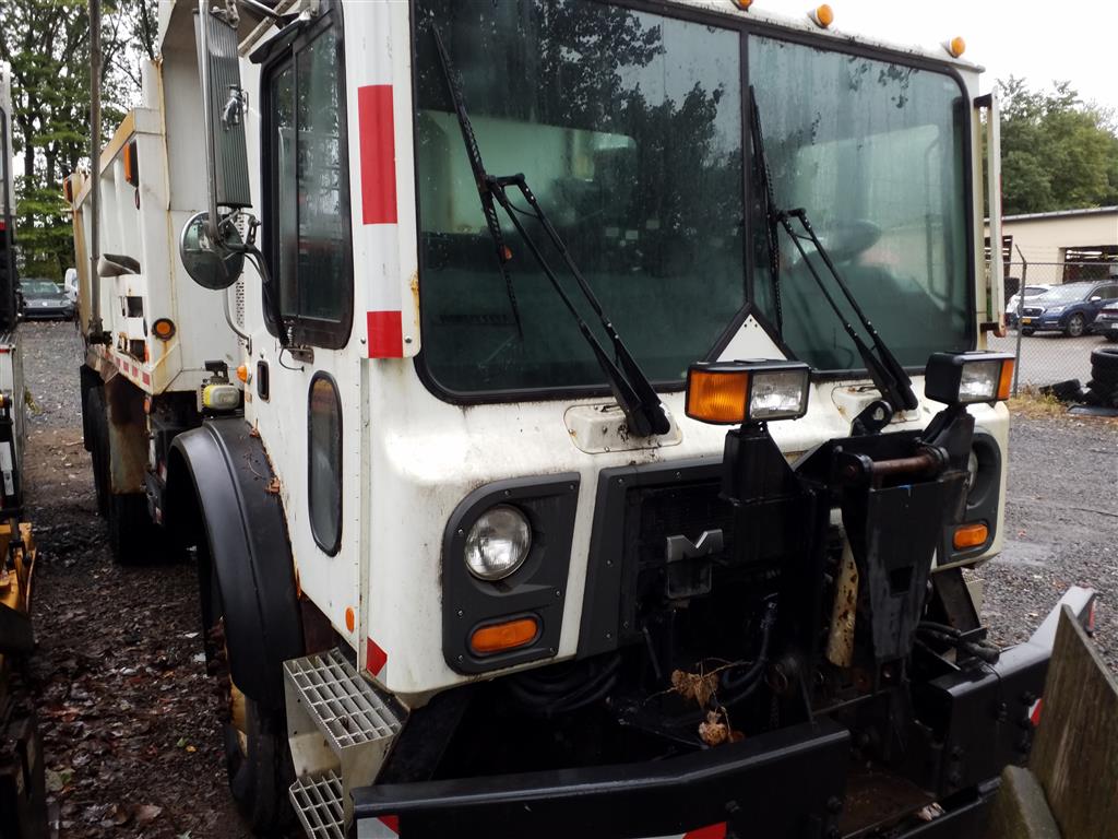 2011 Mack MRU613 (Staten Island, NY 10309) | Property Room
