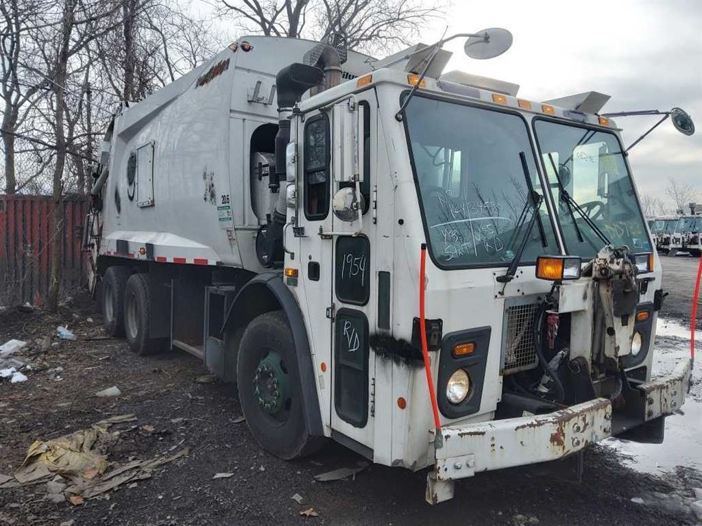2012 Mack Leu613 (Brooklyn, NY 11214) | Property Room