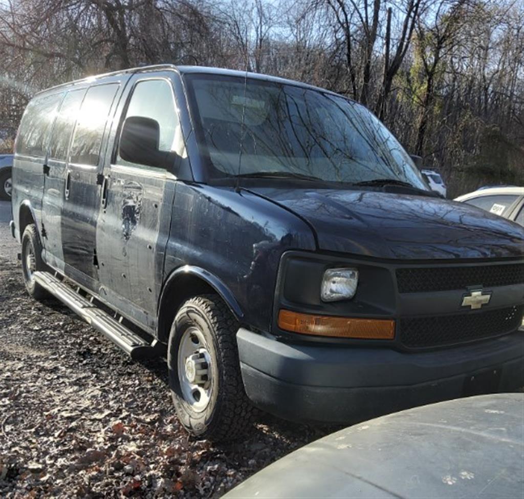 2013 Chevrolet Express (Staten Island, NY 10309) | Property Room