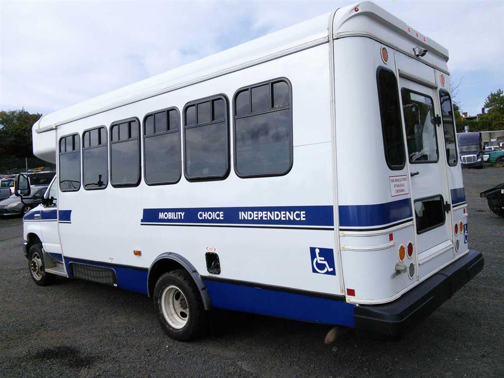 2016 Ford E450 Paratransit Bus (Hartford, CT 06114) | Property Room