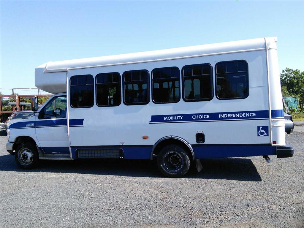 2016 Ford E450 Paratransit Bus (Hartford, CT 06114) | Property Room