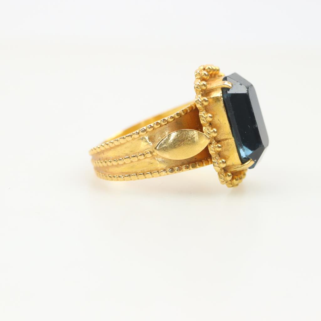 21kt Gold Blue Stone Ring | Property Room