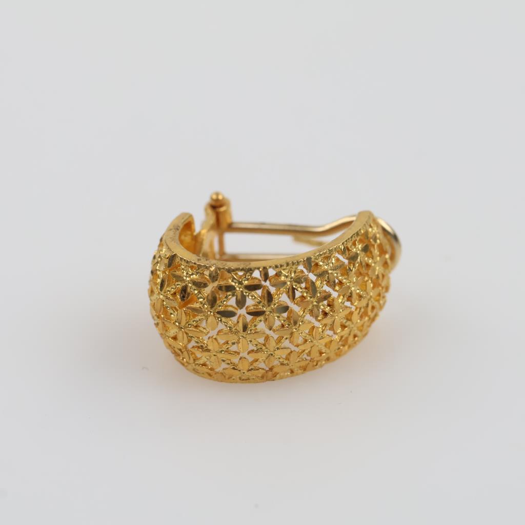 21kt Gold Earring | Property Room