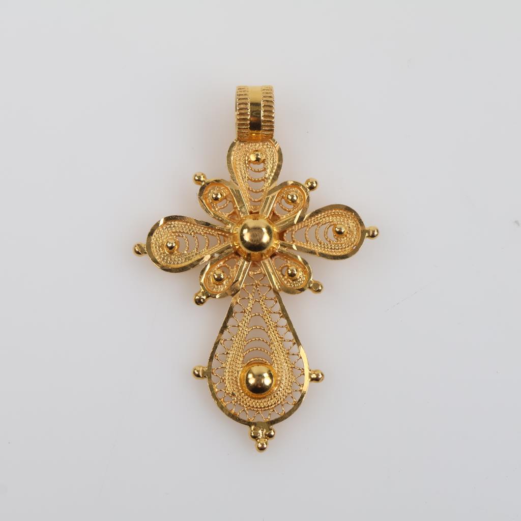 21kt Gold Filigree Cross Pendant | Property Room