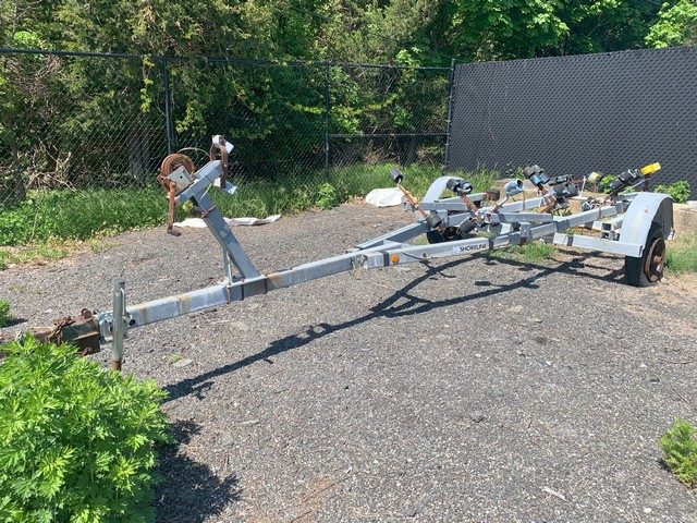 22' Shoreline Trailer (Peconic, NY 11958) | Property Room