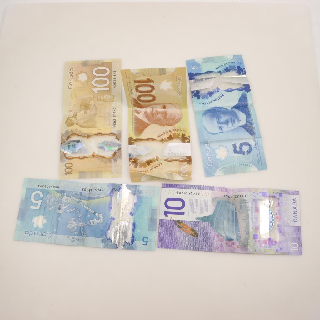 220 Canadian Dollars Property Room 220-canadian-dollars-property-room