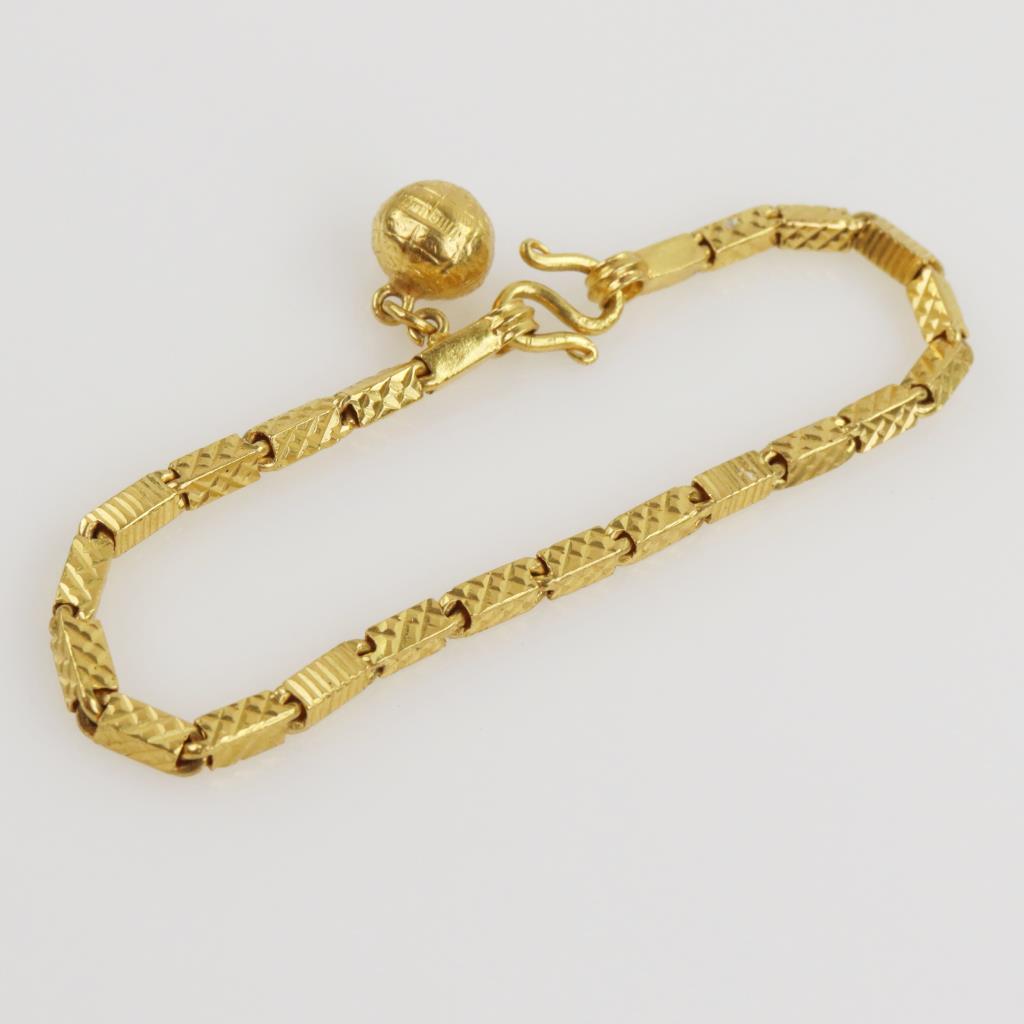 22kt Gold Block Link Chain Bracelet-Evaluated By Our Certified ...