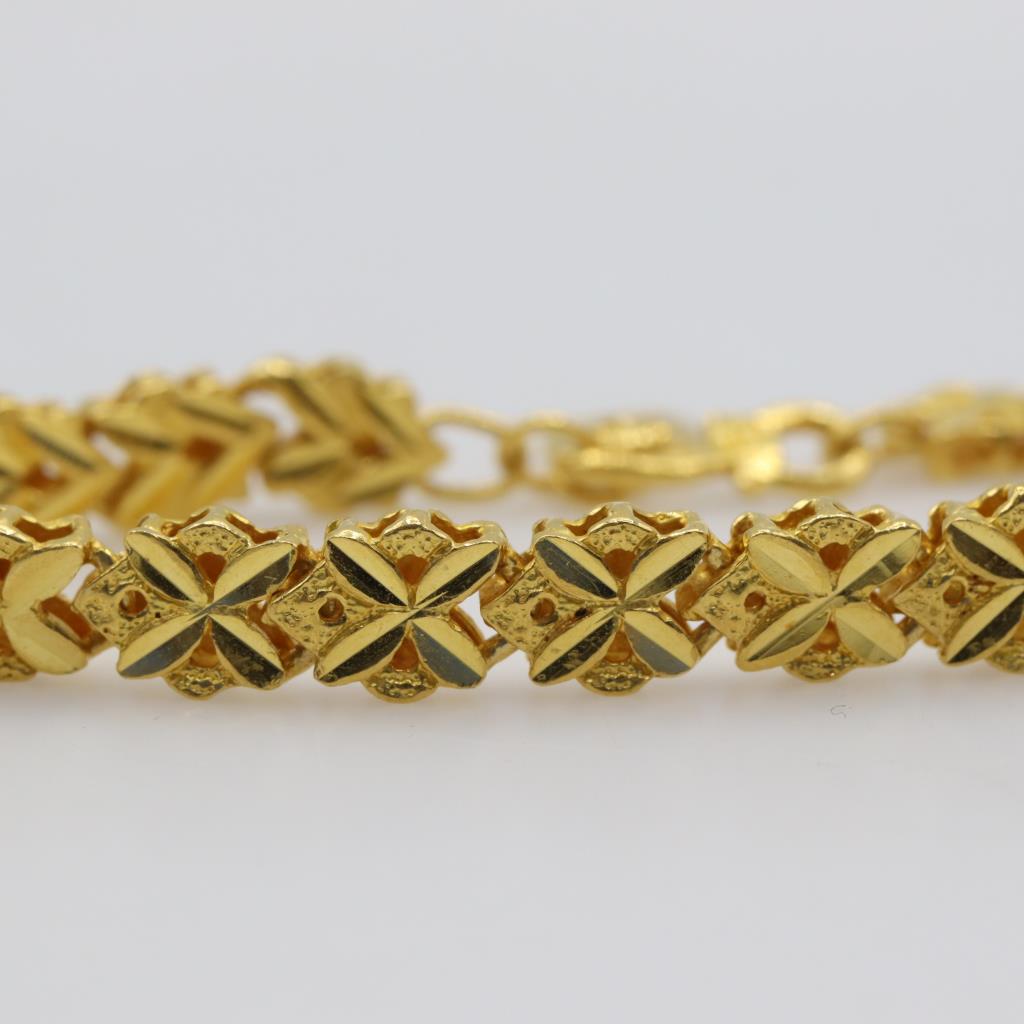 22kt Gold Chevron Style Link Bracelet-Evaluated By Our Certified ...