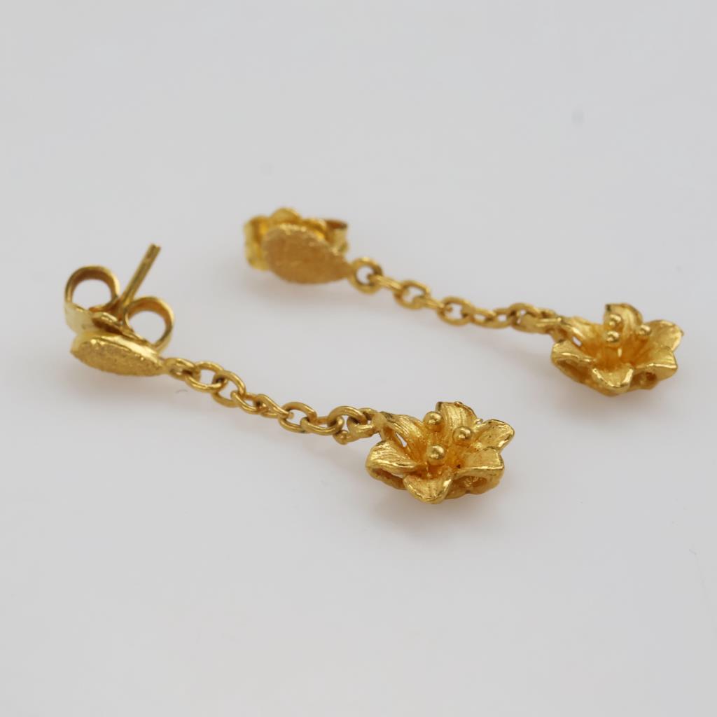 24kt Gold Flower Earrings | Property Room
