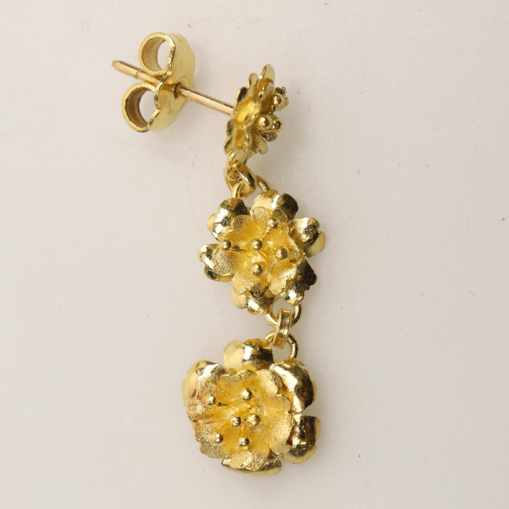 24kt Gold Single Flower Earring | Property Room