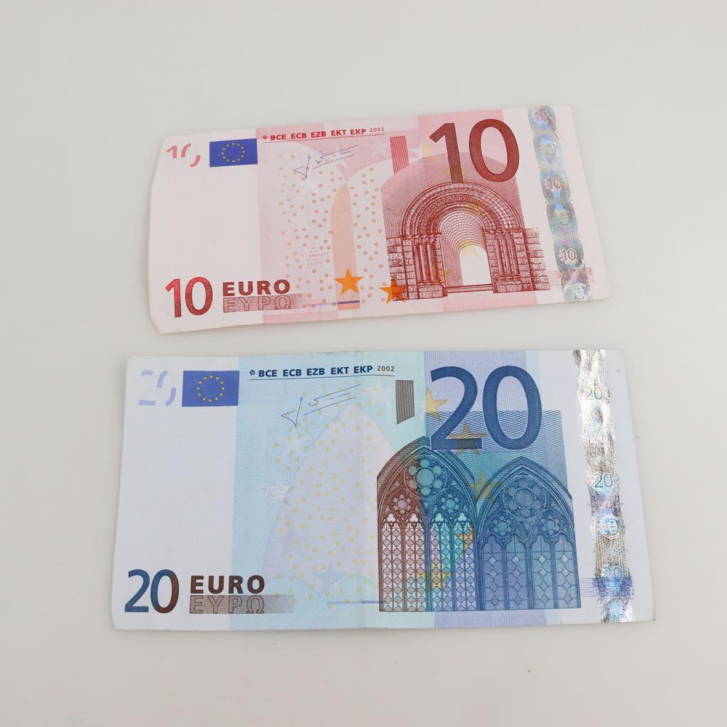 30 Euros | Property Room