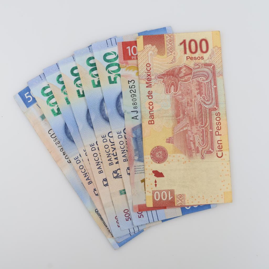 3,200 Mexican Pesos | Property Room
