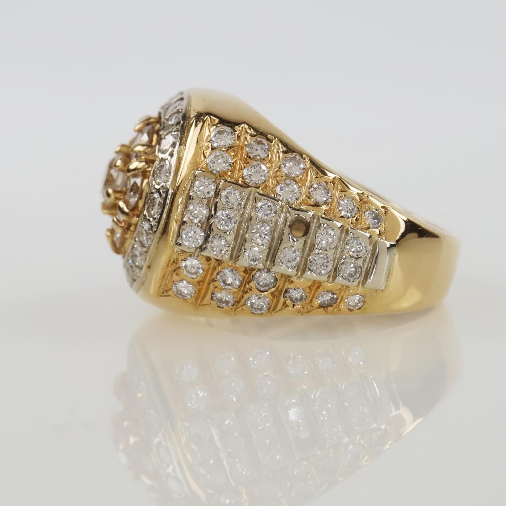 3.30cts TW Diamond 18kt Gold Signet Ring-Evaluated By Our Certified ...
