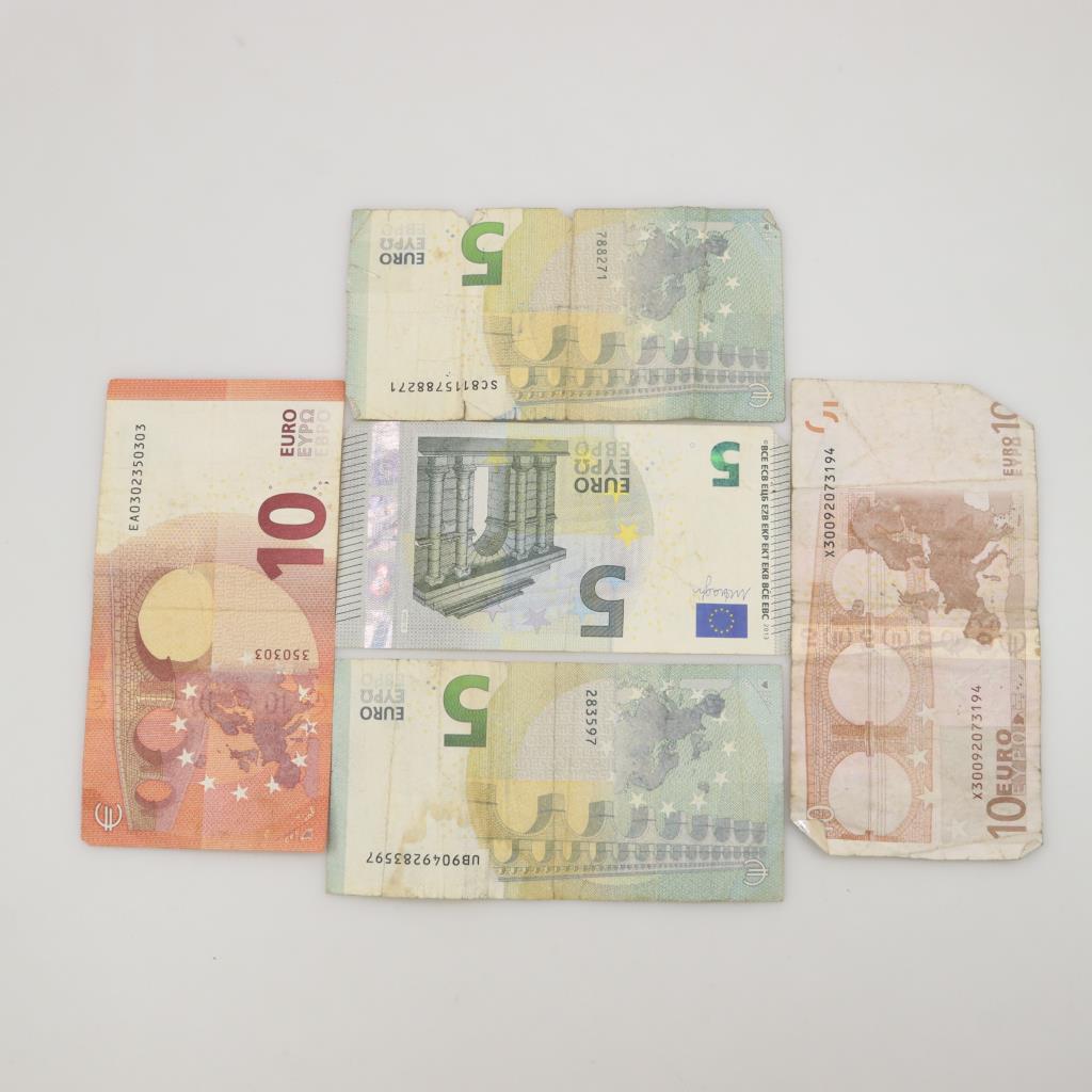 35 Euros | Property Room