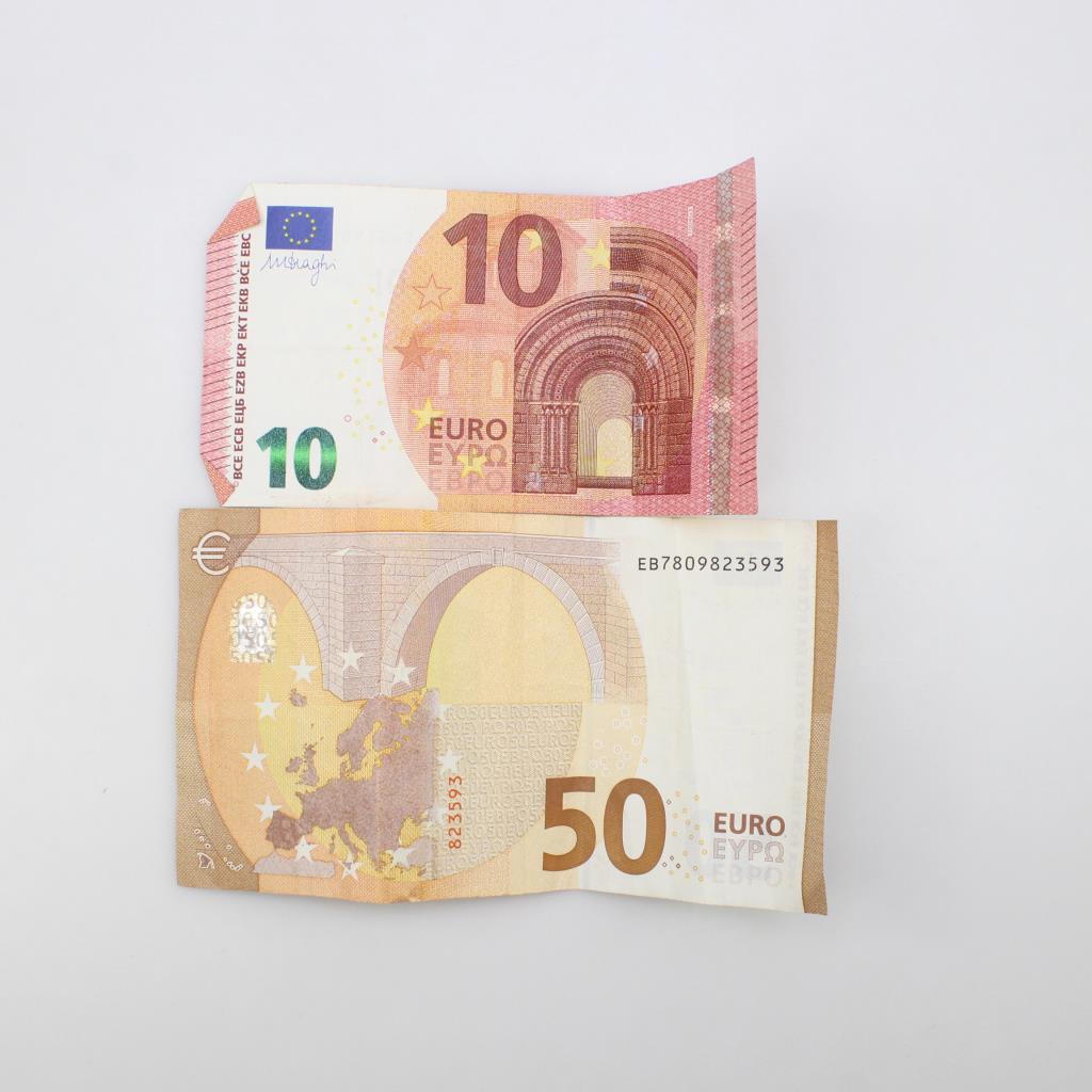 60 Euros | Property Room