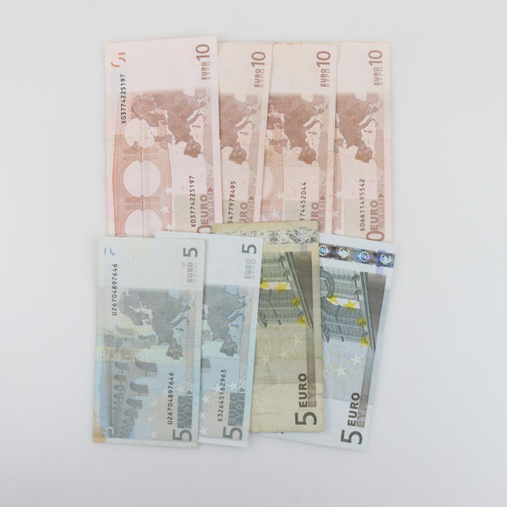 60 Euros | Property Room