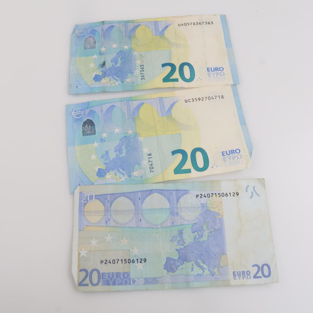 60 Euros | Property Room