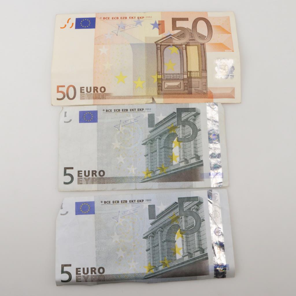 60 Euros | Property Room