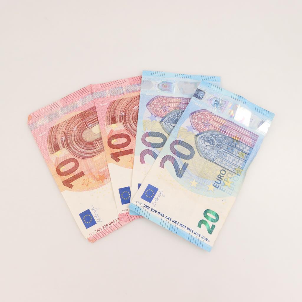 60 Euros | Property Room