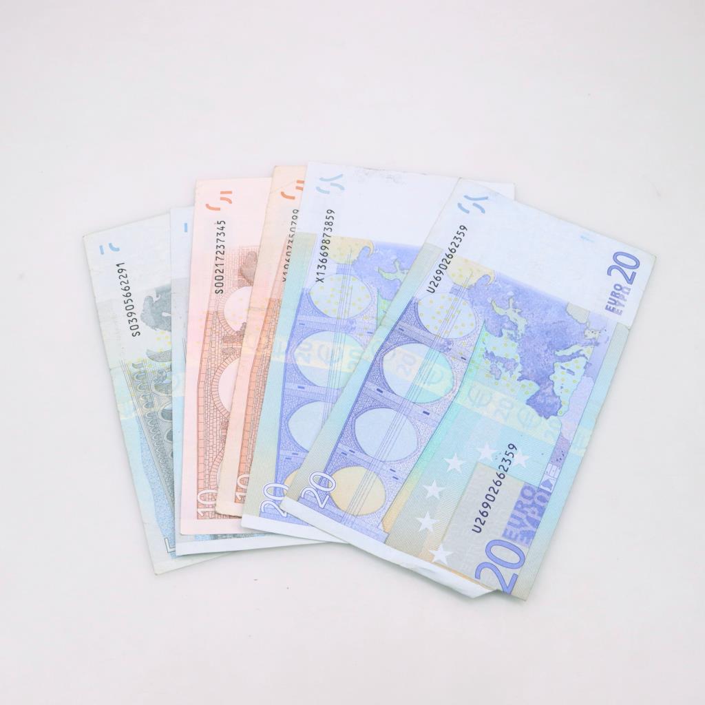 70 Euros | Property Room