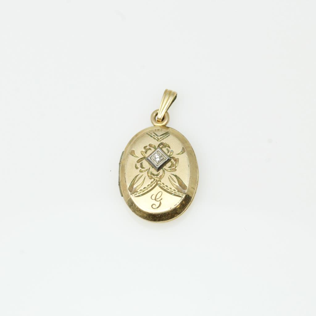 8kt Gold 2.9g Locket Pendant With Diamond Accent | Property Room
