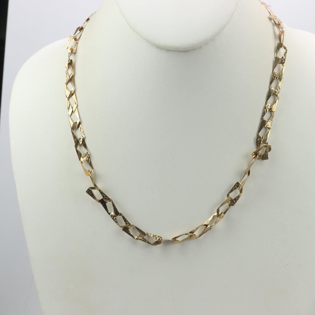8kt Gold Rectangle Link Necklace | Property Room