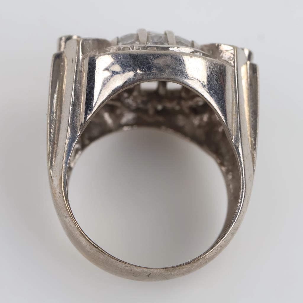 8kt White Gold Clear Stone Ring | Property Room