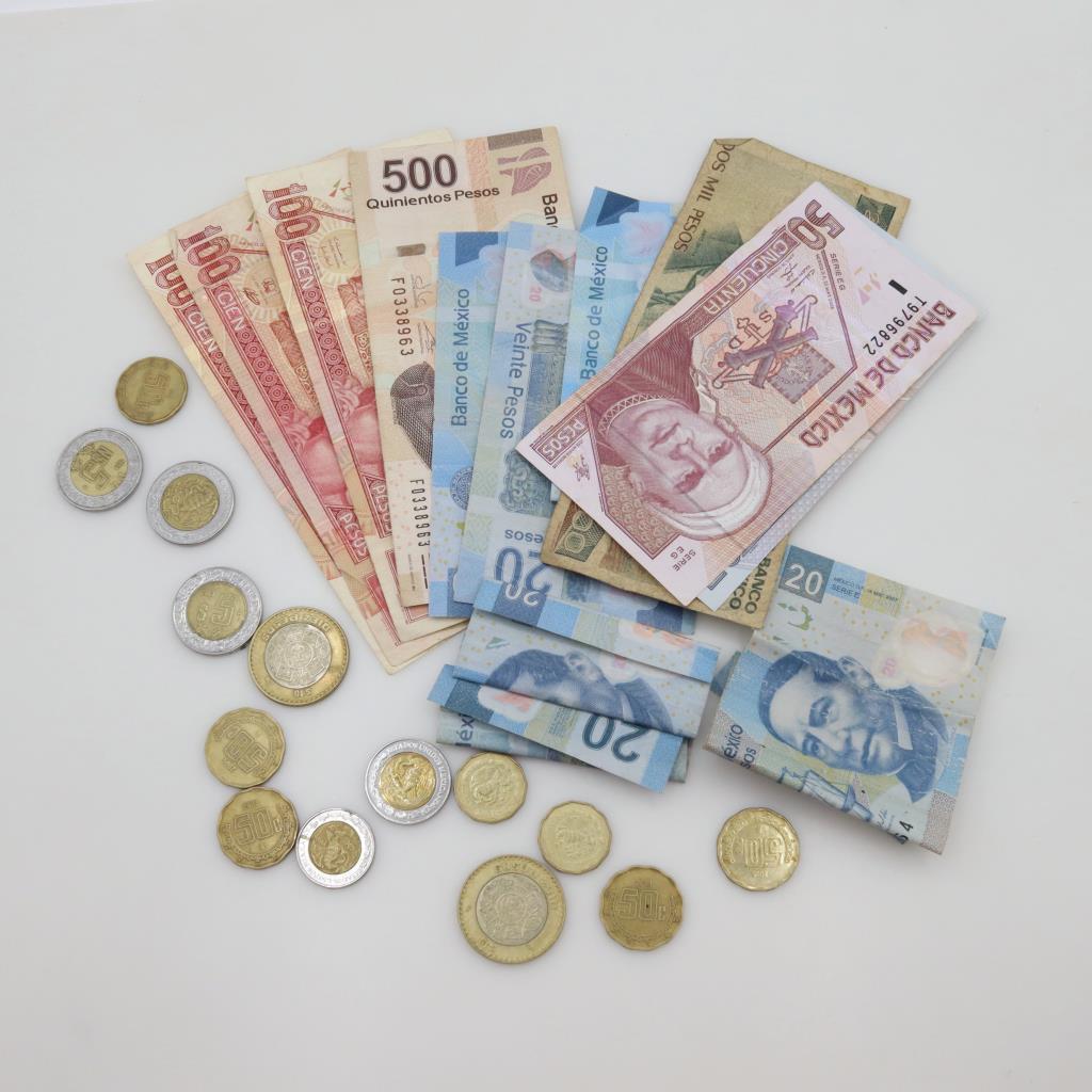970+ Mexican Pesos | Property Room