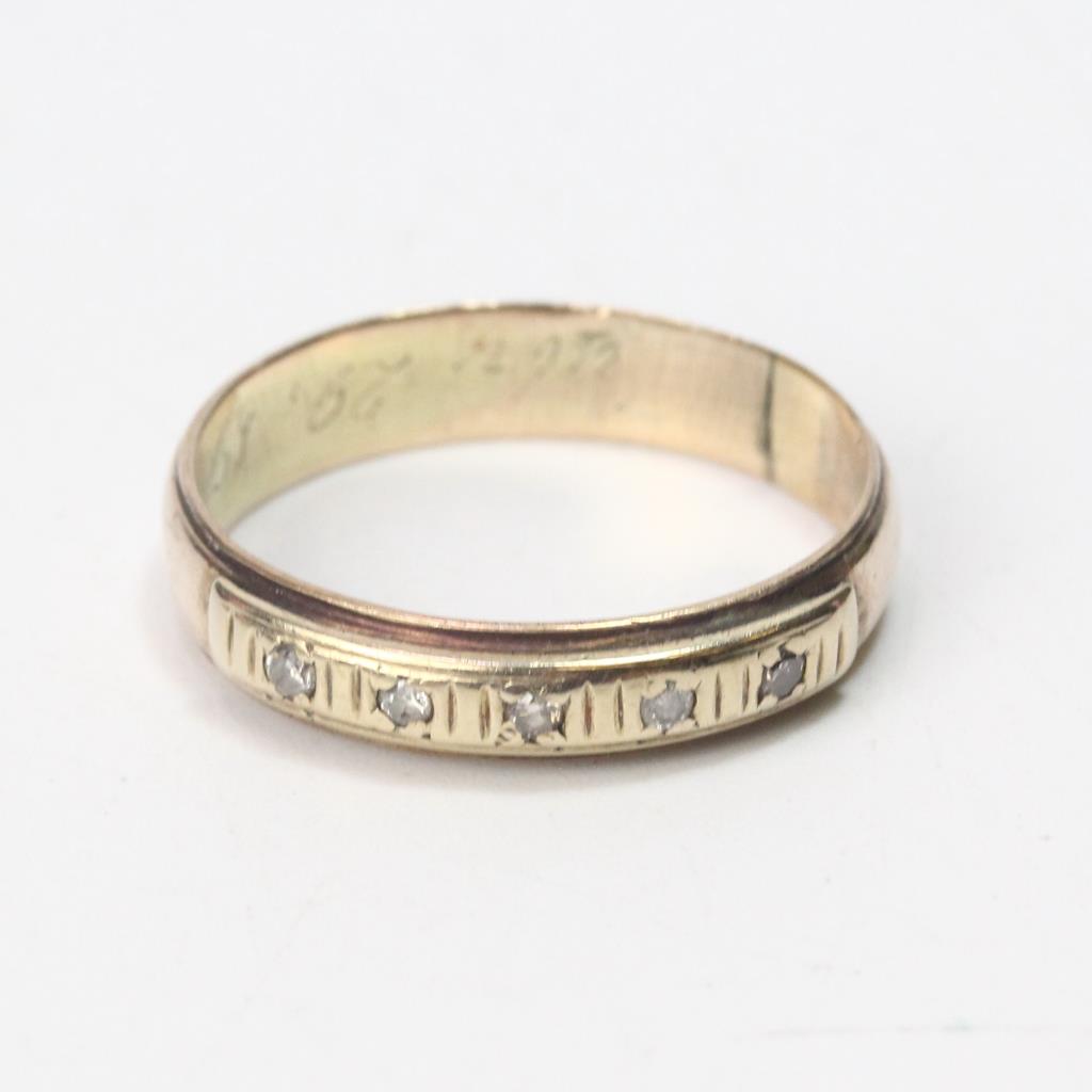9k Gold 2.90g Ring With Diamond Accents | Property Room