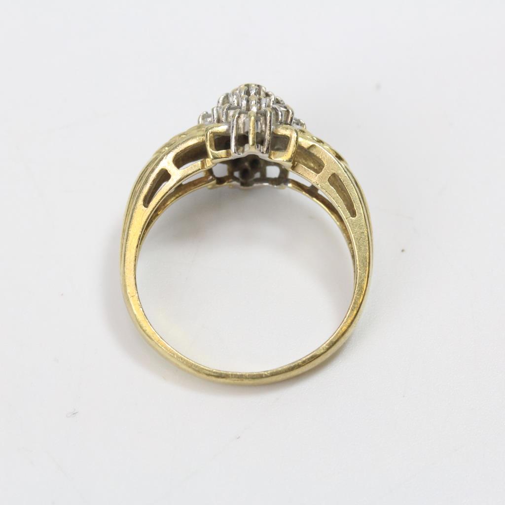 9k Gold 3.42g Ring With Clear Stones | Property Room