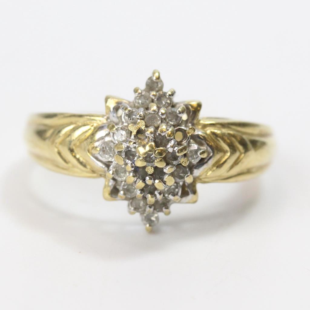 9k Gold 3.42g Ring With Clear Stones | Property Room