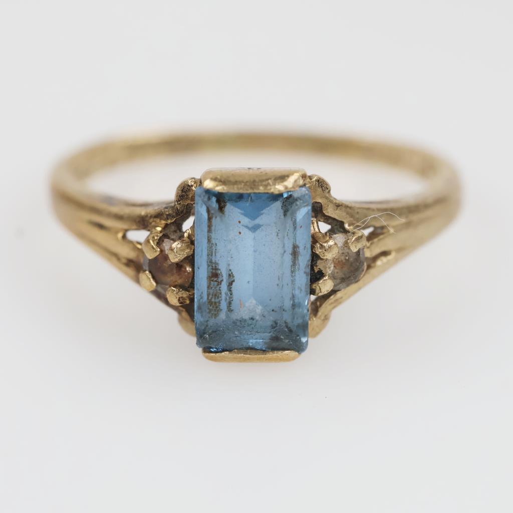 9kt Gold Blue Stone Clear Stone Ring | Property Room