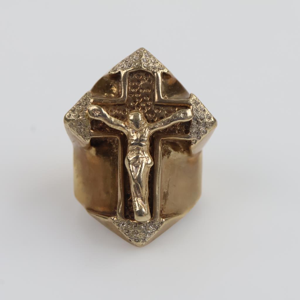 9kt Gold Cross Ring | Property Room
