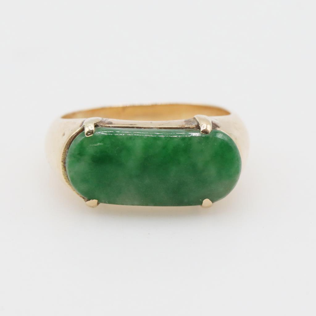 9kt Gold Jadeite Ring | Property Room