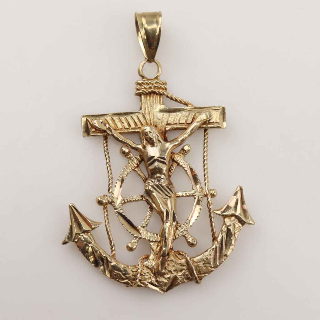 9kt Gold Religious Pendant | Property Room