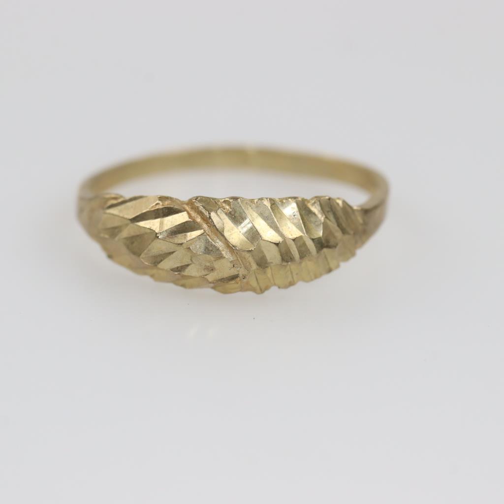 9kt Gold Ring | Property Room