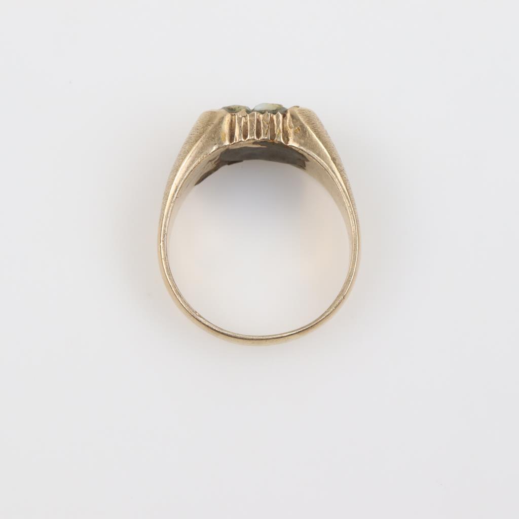 9kt Gold White Stone Ring | Property Room