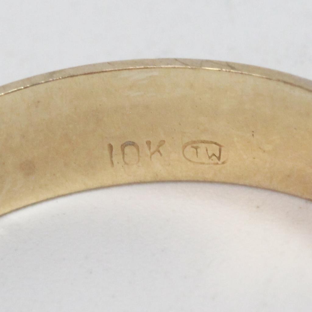 9kt Two-Toned Gold 2g Ring | Property Room