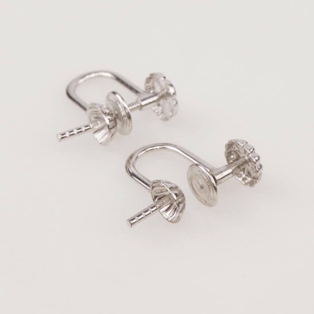 9kt White Gold Screw Back Clip-On Earring Mismatch Findings | Property Room