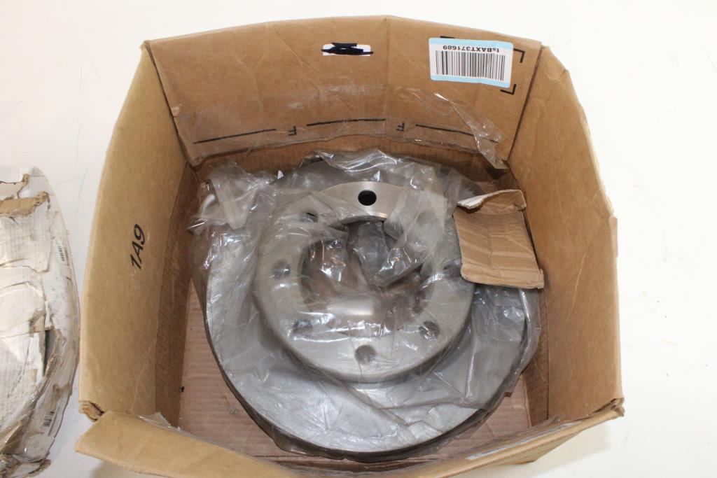 ACDelco 8 Lug GM 86-87 Brake Rotors, 2 Pieces | Property Room